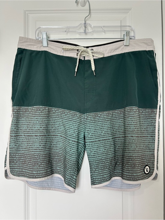 Vuori | Swim | Vuori Mens Green V Cycled Performance Cruise Board ...